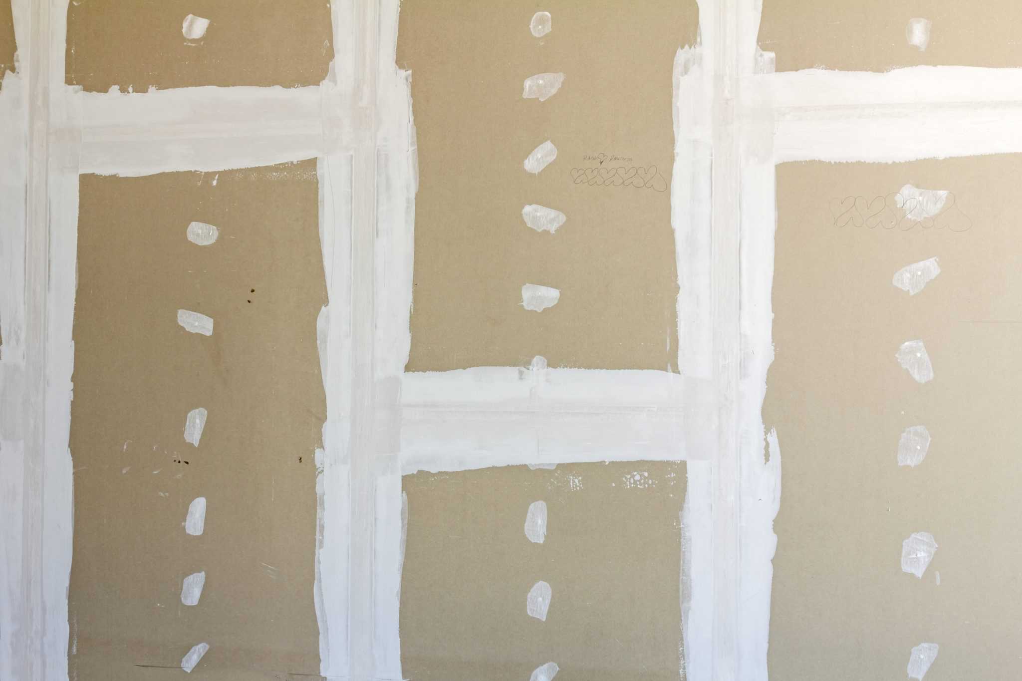 Can You Caulk Drywall Joints? (Explained!) – www.drenovator.com